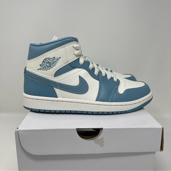 Jordan | Shoes | Womens Nike Air Jordan Mid Unc University Blue White ...